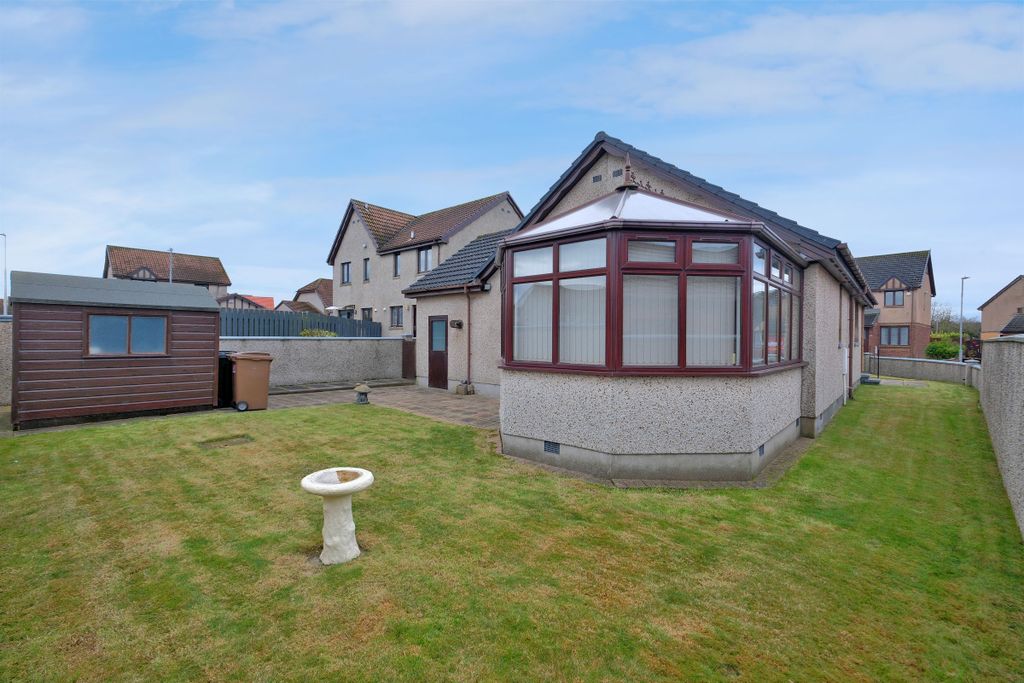 3 Cove Way, Cove, Aberdeen AB12, 3 bed bungalow for sale, £220,000 ...