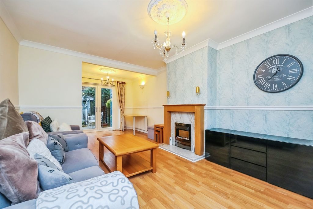 Thorn Grove, Hucknall, Nottingham NG15, 3 bed semi-detached house for ...