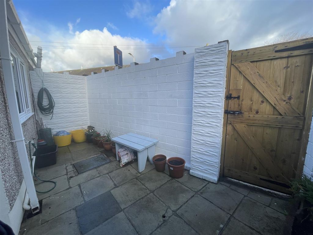 Marine Street, Llanelli SA15, 3 bed terraced house for sale, £125,000 ...