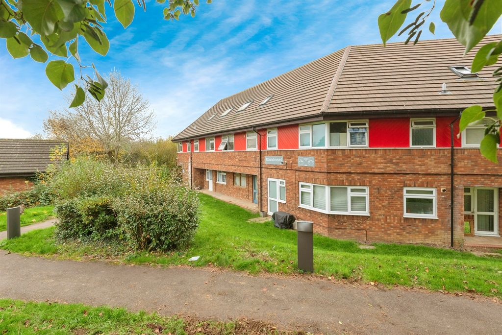 Roundmead, Stevenage SG2, 1 bed flat for sale, £125,000 | PrimeLocation
