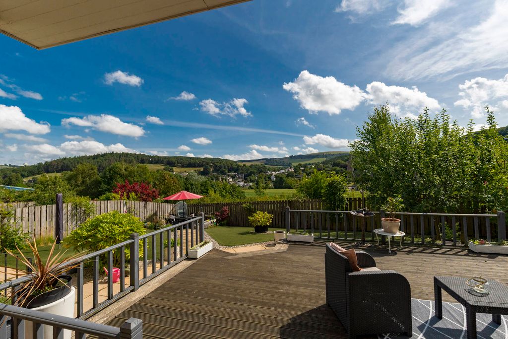 Wedale View, Stow TD1, 5 bed detached house for sale, £440,000 ...