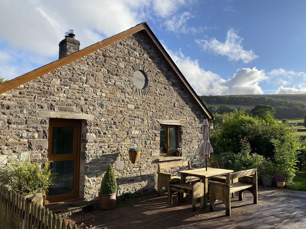 Castle Farm, Sennybridge, Brecon, Powys. LD3, 3 bed detached bungalow ...