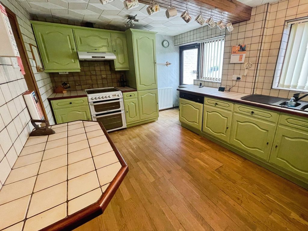 Wilderness Lane, Birmingham B43, 3 bed semi-detached house for sale, £300,000 | PrimeLocation