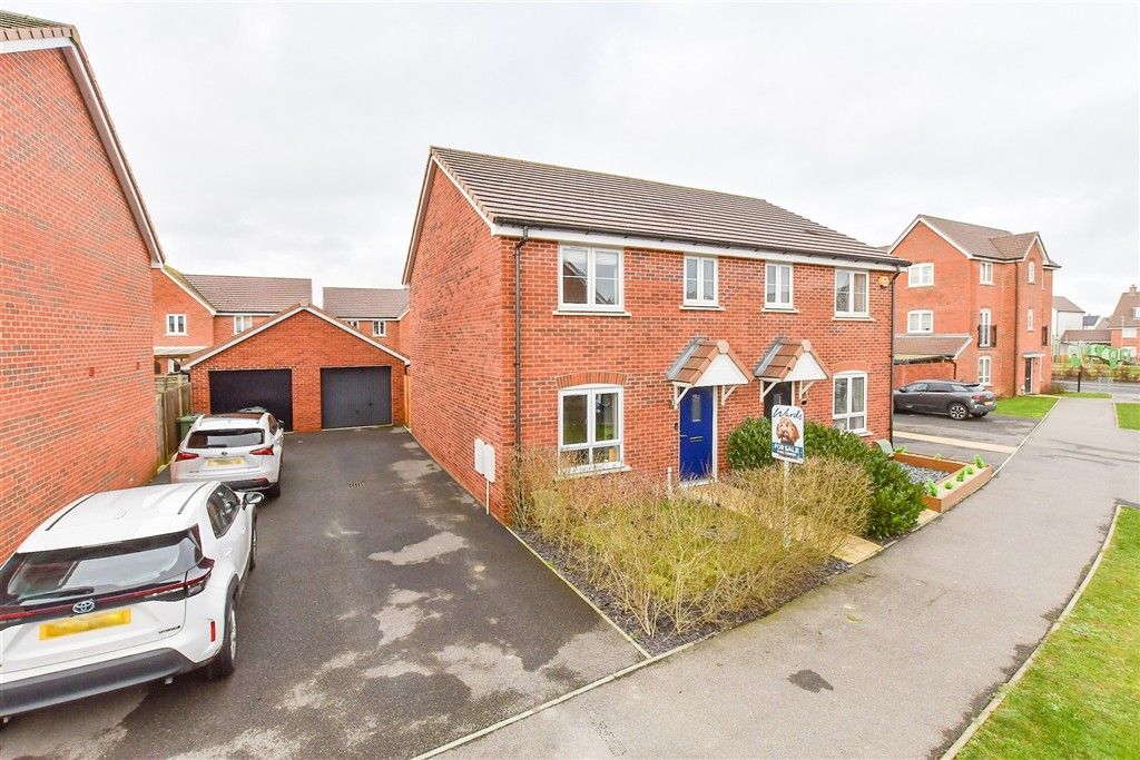 Coleman Way, Langley, Maidstone, Kent ME17, 3 bed semi-detached house ...