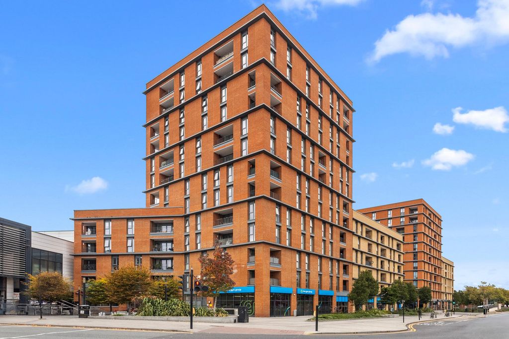 Tavernelle House, Sutton SM1, 2 bed flat for sale, £380,000 | PrimeLocation