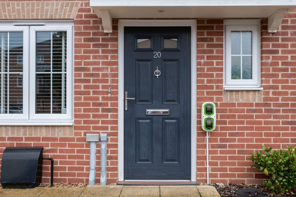 Bell Farm Way, Hersham KT12, 4 bed terraced house for sale, £639,950 ...