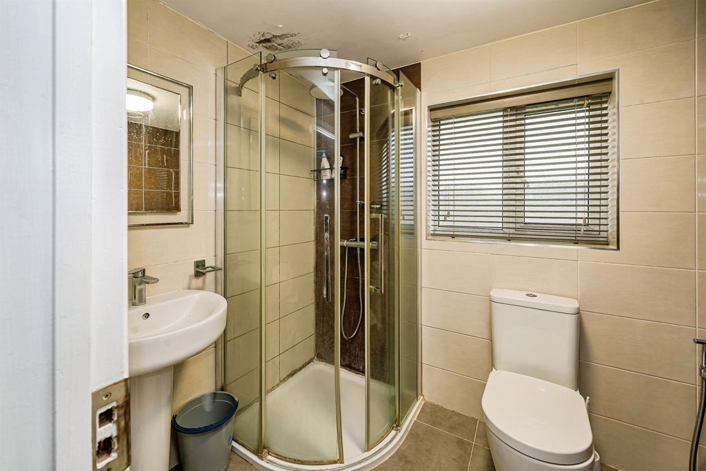 Lincoln Way, Slough SL1, 2 bed end terrace house for sale, £425,000 ...