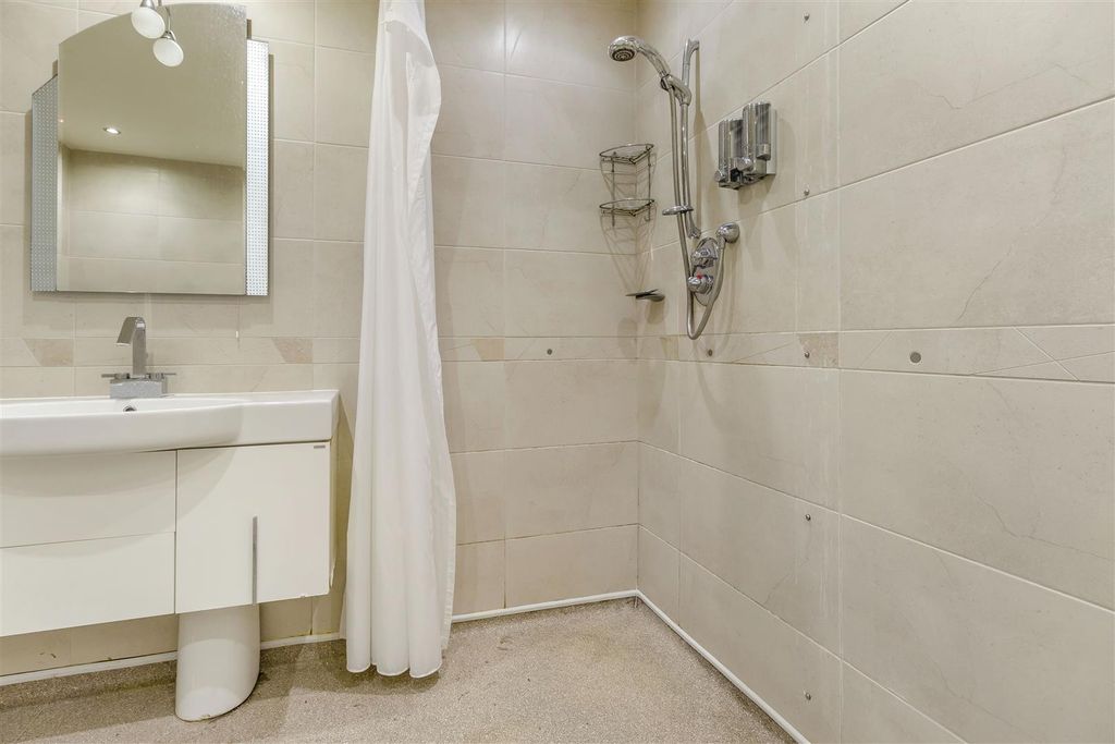 North Park, Mansfield NG18, 4 bed detached bungalow for sale, £900,000 ...