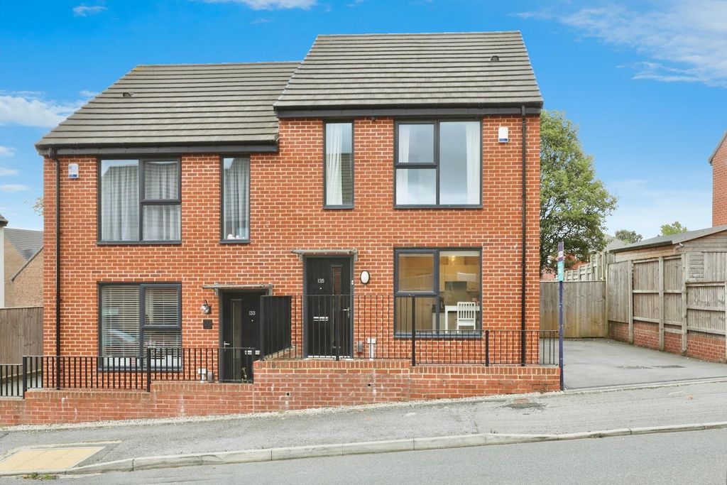 The Circle, Manor, Sheffield S2, 2 bed semi-detached house for sale, £ ...
