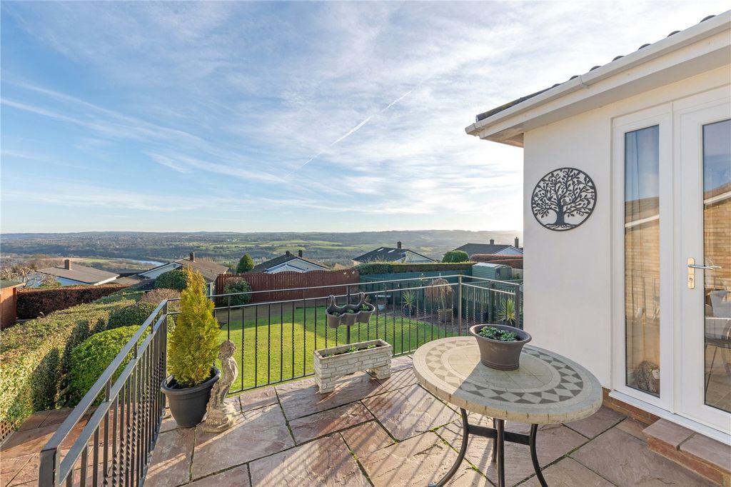 Aquila Drive, Heddon-On-The-Wall, Newcastle Upon Tyne, Northumberland ...