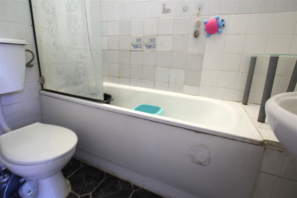 Cable Street, Tower Hamlets E1, 1 bed flat for sale, £225,000 ...