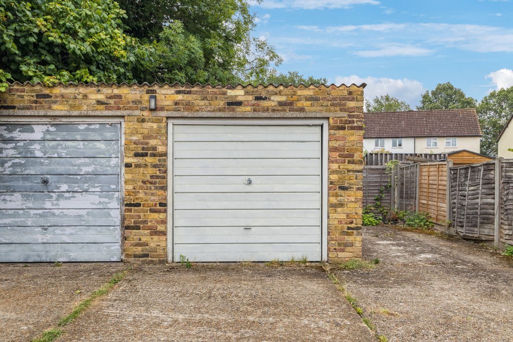 Waterloo Road, Uxbridge UB8, 2 bed maisonette for sale, £350,000 ...