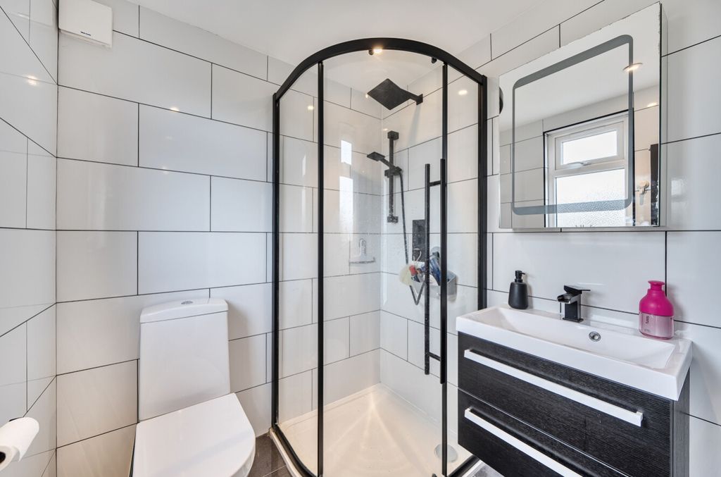 Gander Green Lane, Cheam, Sutton, Surrey SM3, 3 bed semi-detached house ...