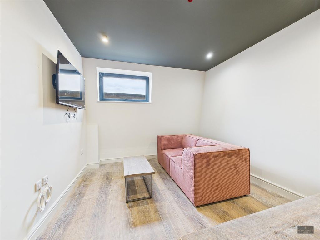 1 Paternoster House, Exeter EX4, 2 bed flat to rent, £1,950 pcm ...