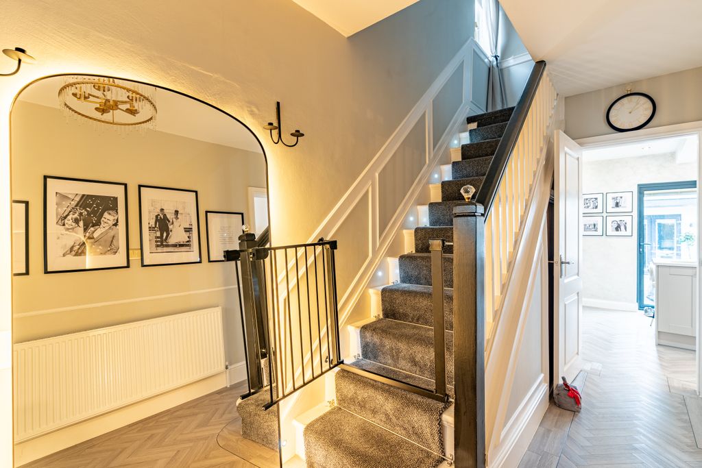 655 York Road, Leeds LS9, 3 bed semi-detached house for sale, £300,000 ...