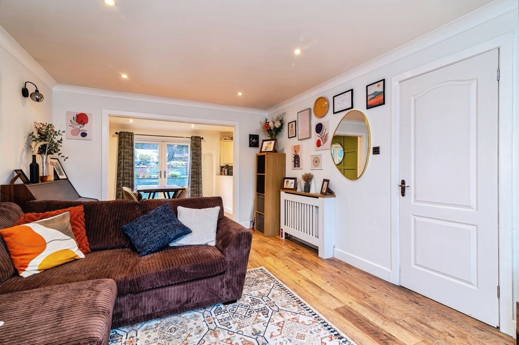 Woodthorpe Gardens, Woodthorpe, Nottinghamshire NG5, 4 bed detached ...