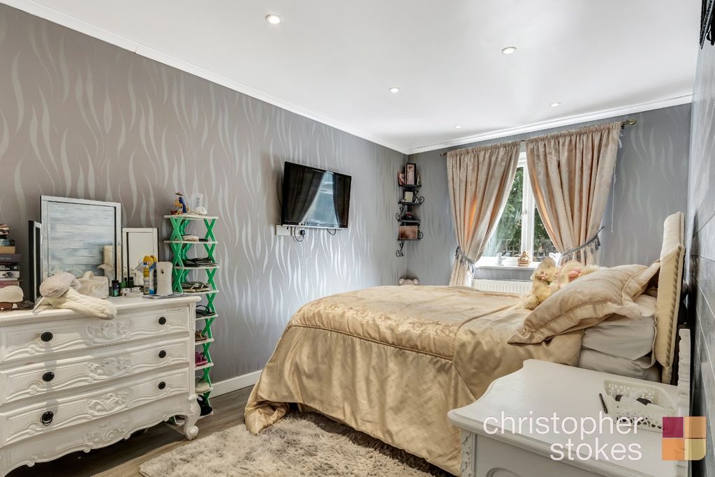 Cavell Road, Cheshunt, Hertfordshire EN7, 3 bed semi-detached bungalow ...