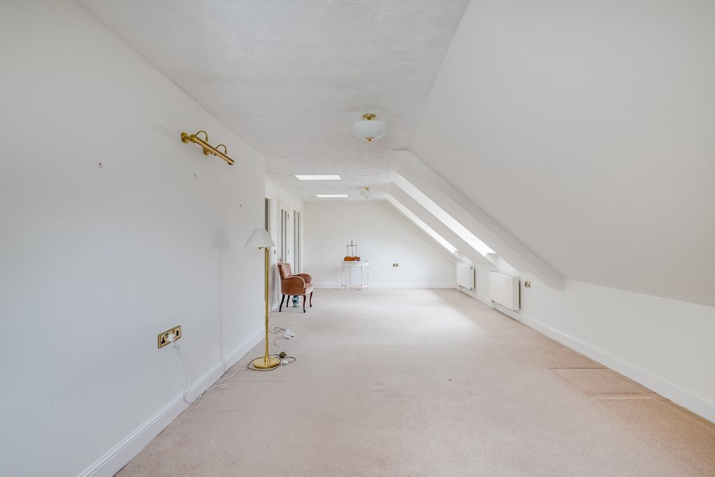 Asquith House, Guessens Road, Welwyn Garden City, Hertfordshire AL8, 2 ...