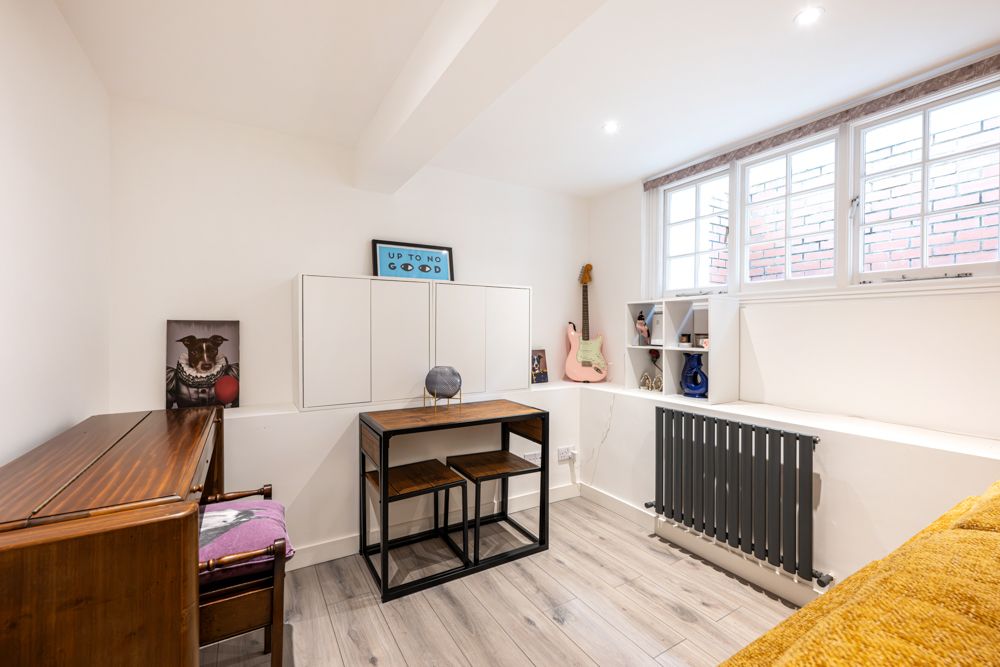 Chequer Street, London EC1Y, 1 bed flat for sale, £500,000 | PrimeLocation