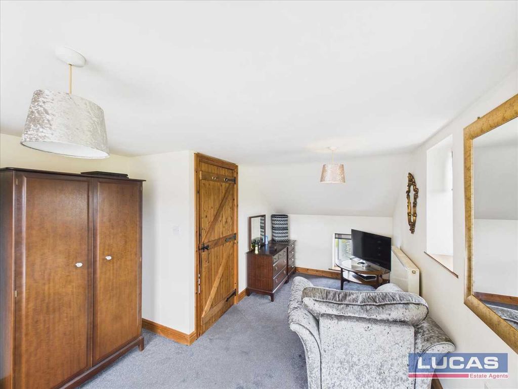 Newborough, Llanfairpwllgwyngyll LL61, 7 bed detached house for sale, £ ...