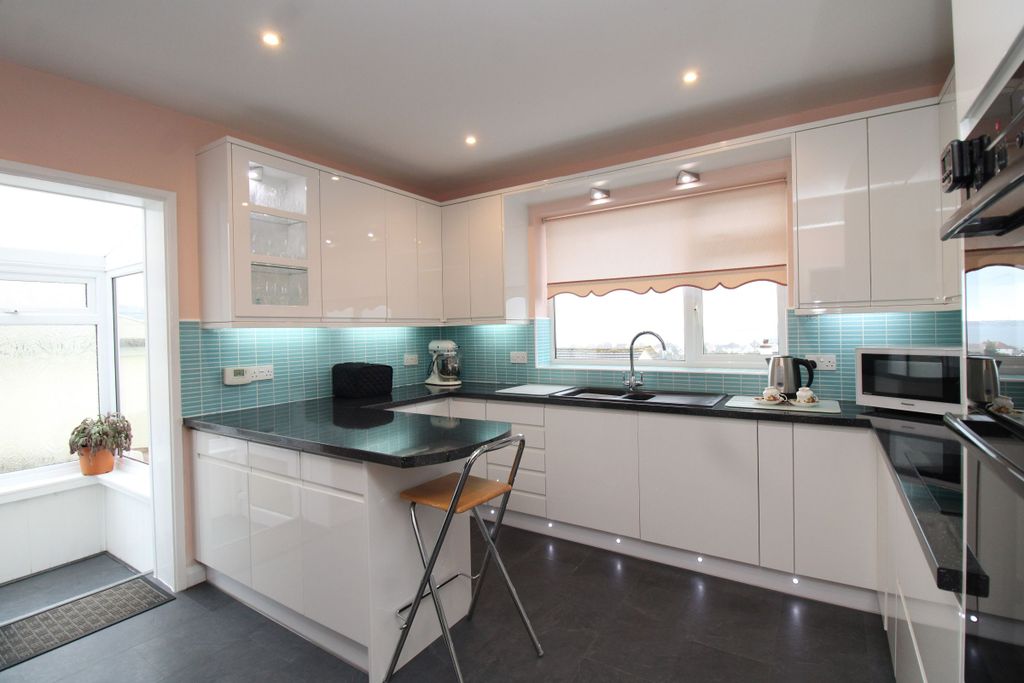 Windmill Avenue, Preston, Paignton TQ3, 3 bed bungalow for sale, £ ...