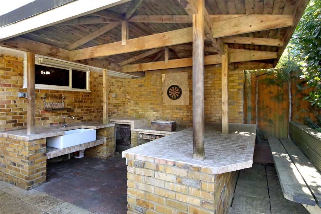 Cheapside Road, Ascot SL5, 6 bed detached house for sale, £2,000,000 ...