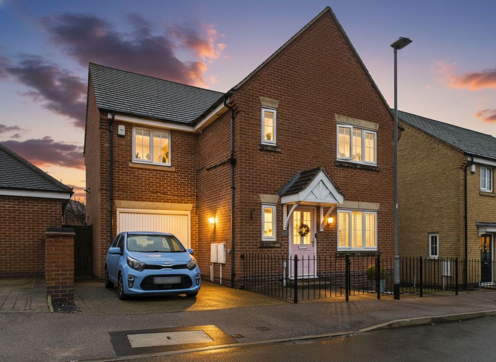 Chedington Avenue, Mapperley, Nottingham NG3, 4 bed detached house for ...