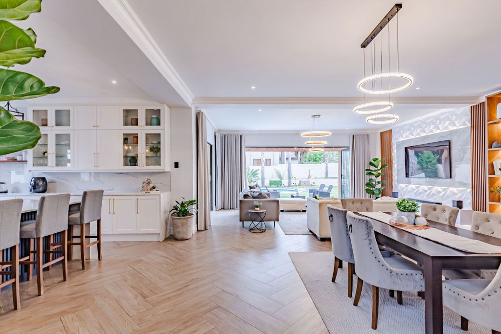 28 Spanish Bay Street, Silver Lakes Golf Estate, Pretoria, Gauteng ...