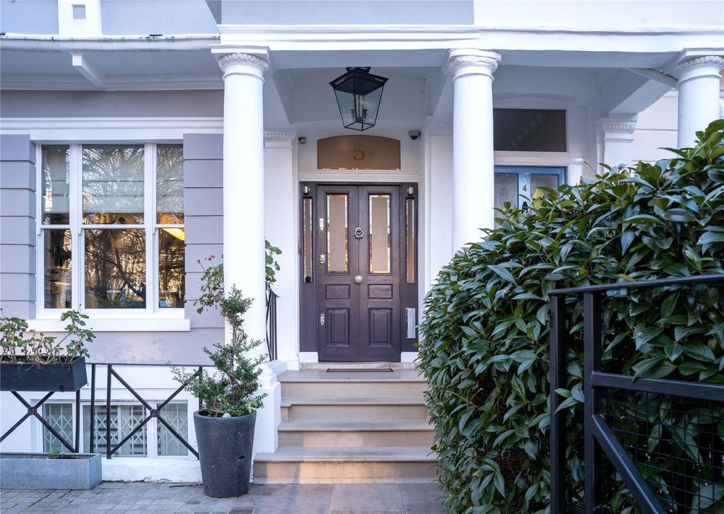 Chalcot Square, Primrose Hill, London NW1, 6 bed terraced house for ...