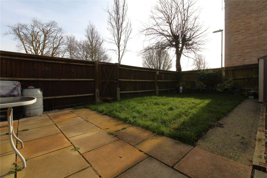 Coleman Close, Basingstoke, Hampshire RG21, 3 bed end terrace house for ...
