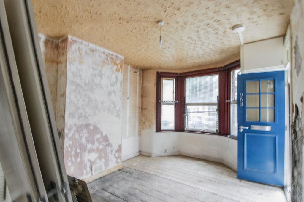 Turner Road, London E17, 1 bed flat for sale, £145,000 | PrimeLocation