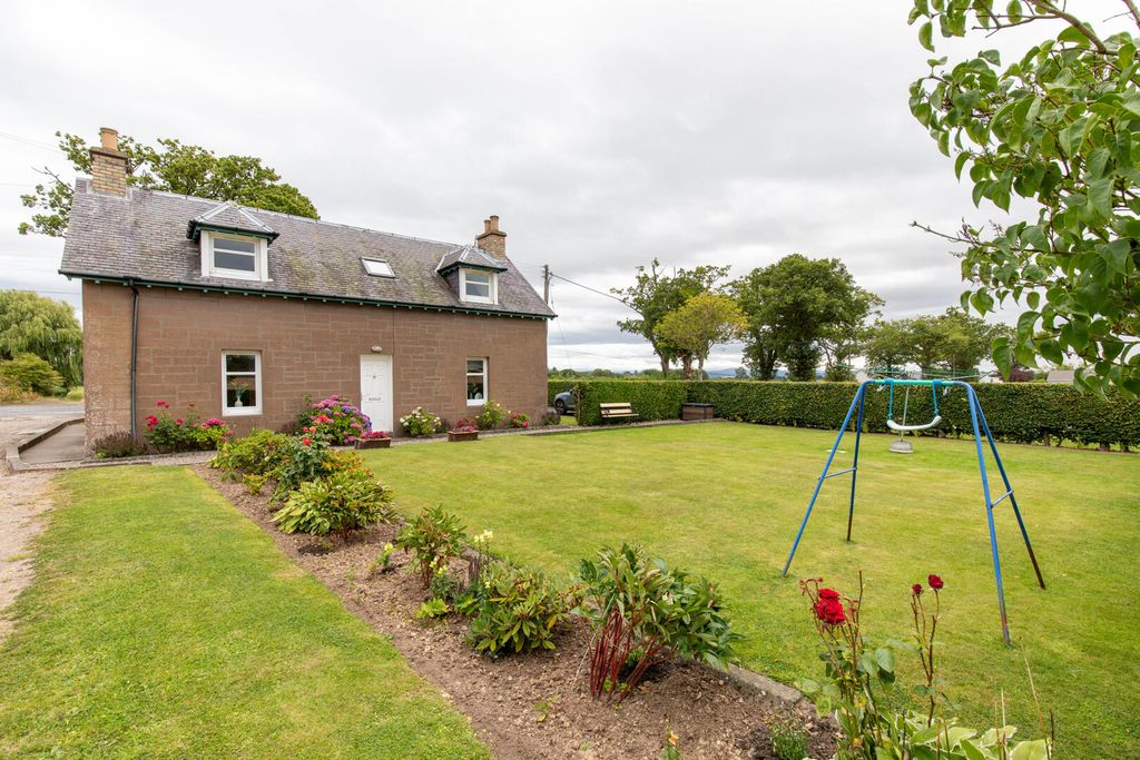 Burrelton, Blairgowrie PH13, 3 bed farmhouse for sale, £349,950 ...