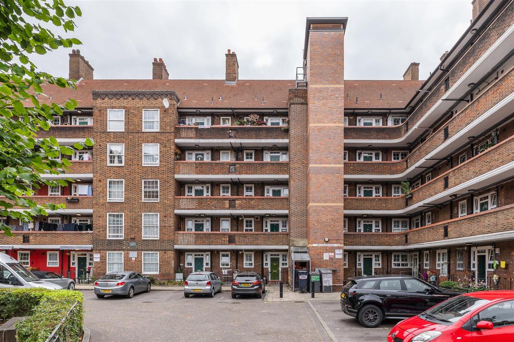 Pembury Road, Hackney Downs E5, 2 bed flat for sale | PrimeLocation