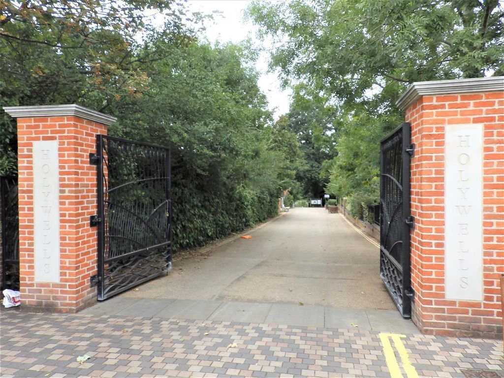 Cliff Lane, Ipswich IP3, 2 bed flat for sale, £160,000 | PrimeLocation