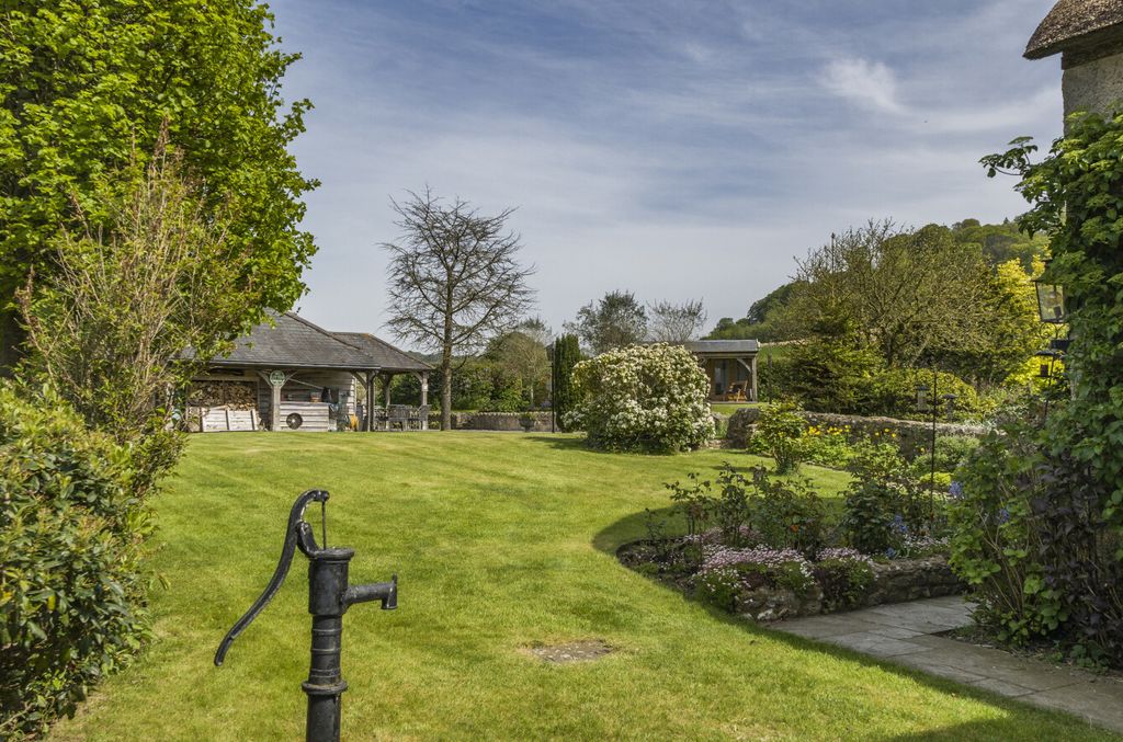 Gittisham, Honiton, Devon EX14, 5 bed cottage for sale, £1,750,000 ...