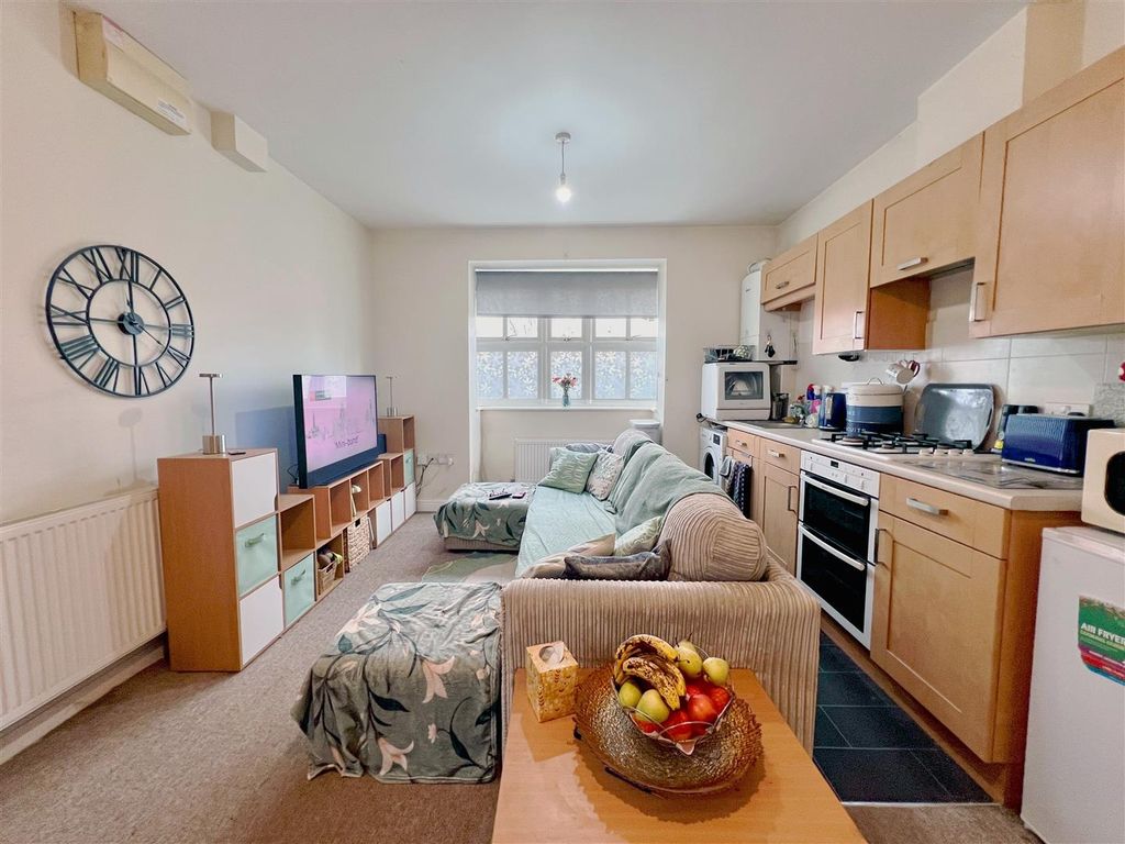 Block Of 4 Flats - Broadway, Chilcompton, Radstock BA3, 6 bed block of ...