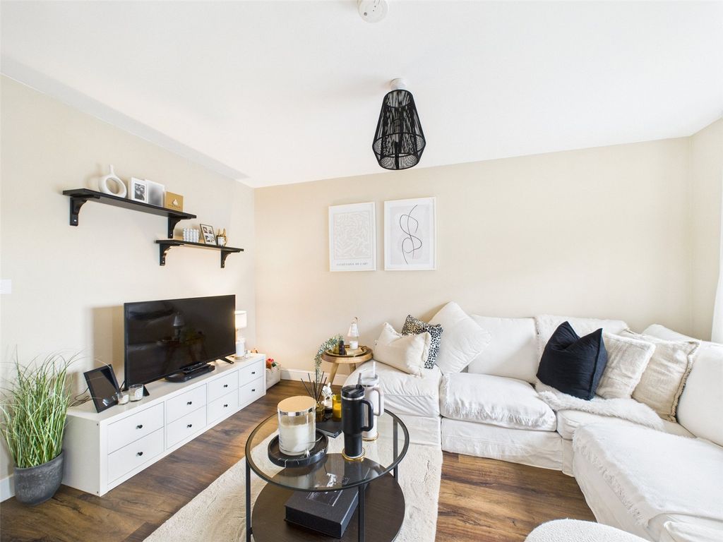 Centurion Road, Innsworth, Gloucester, Gloucestershire GL3, 3 bed end ...