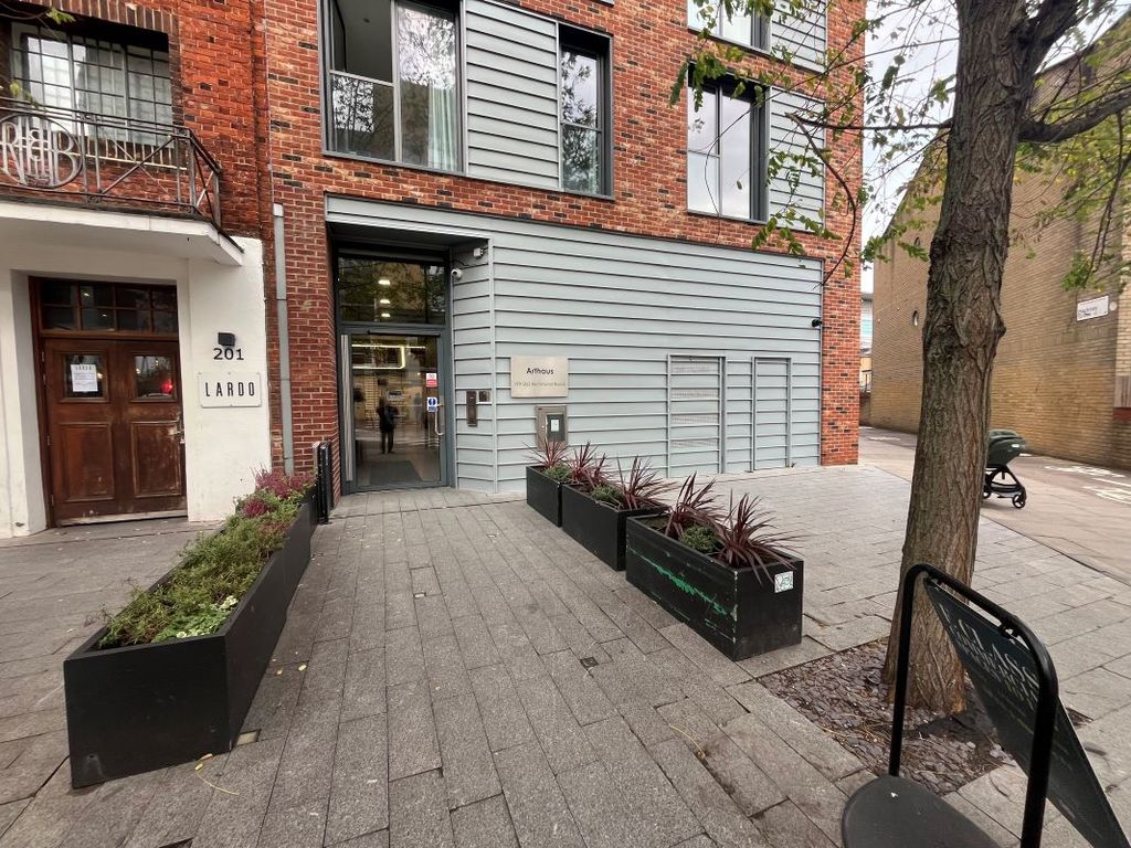 Flat 4 Arthaus Apartments, 205 Richmond Road, Hackney, London E8, 1 bed ...