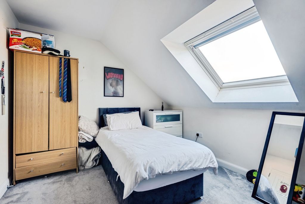 Beckett Strand, Swindon, Wiltshire SN1, 3 bed semi-detached house for ...