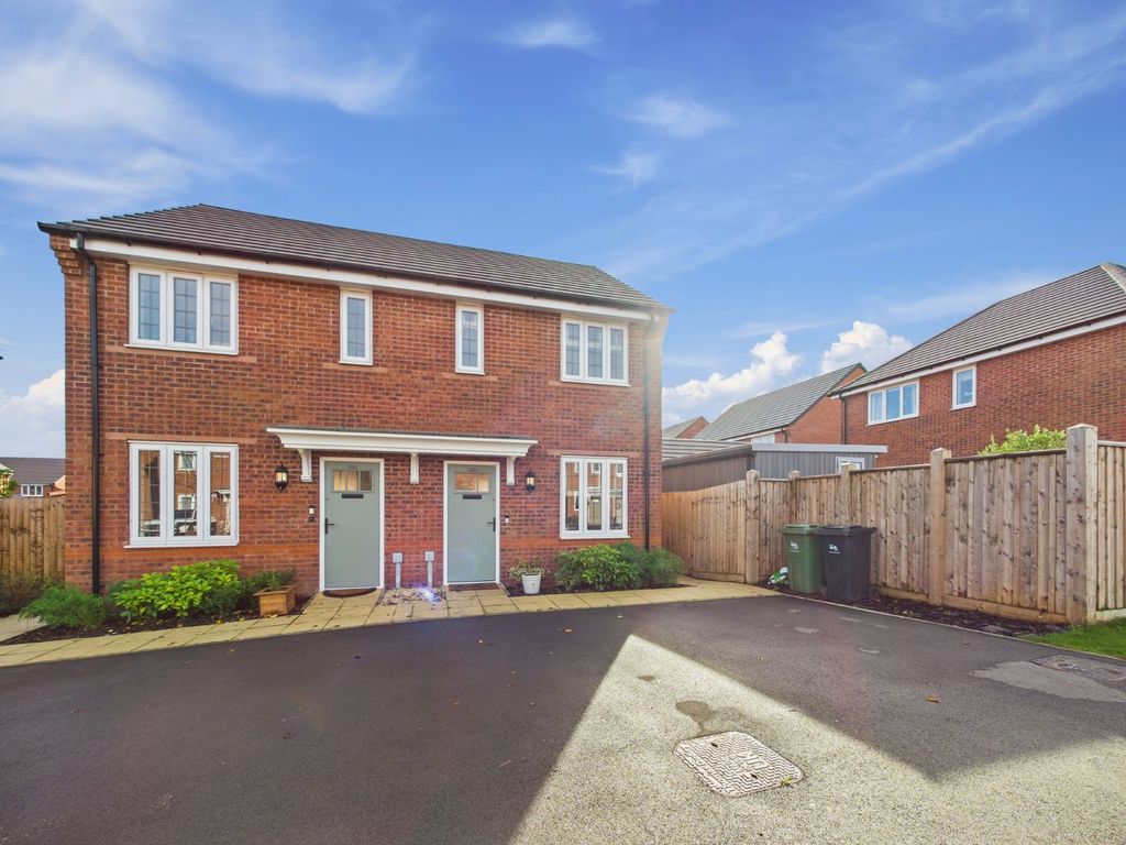 Ashford Road, Rushwick, Worcester, Worcestershire WR2, 2 bed semi ...