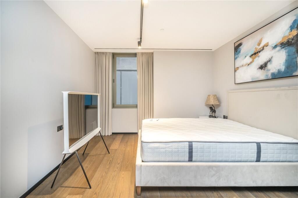 Hibbert Street, Luton LU1, 2 bed flat to rent, £1,299 pcm | PrimeLocation