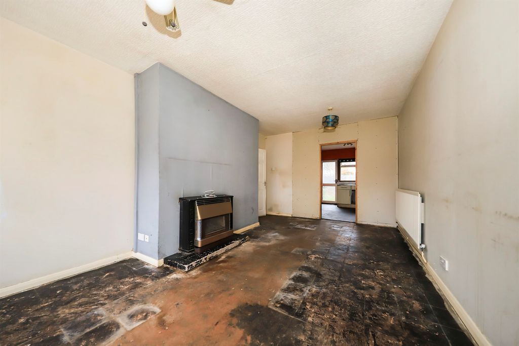 Silverton Way, Wednesfield, Wolverhampton WV11, 2 bed semi-detached ...