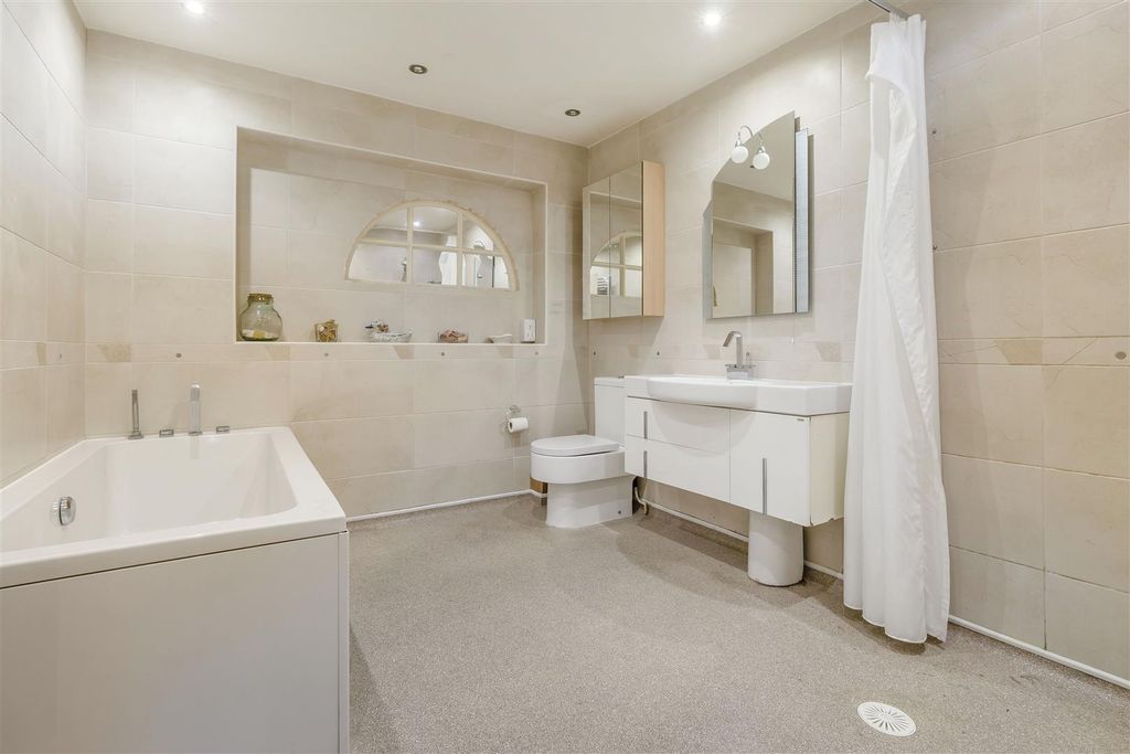 North Park, Mansfield NG18, 4 bed detached bungalow for sale, £900,000 ...