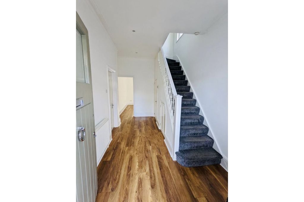 Monkhams Lane, Woodford Green IG8, 3 bed semi-detached house for sale ...