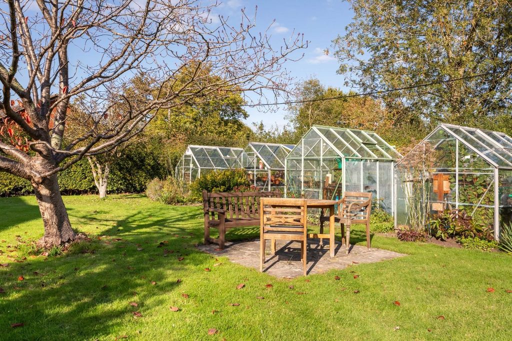 Cagefoot Lane, Henfield BN5, 1 bed flat for sale, £200,000 | PrimeLocation