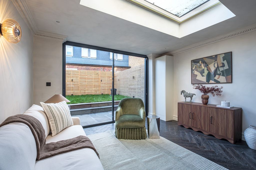 Flask Walk, London NW3, 3 bed terraced house for sale, £2,500,000 ...