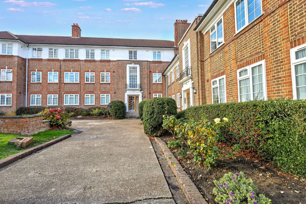 Arnos Grove Court, Palmers Road, London, Enfield, Greater London N11, 2 ...