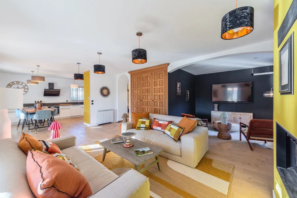 Ste Maxime, St Raphaël, Ste Maxime Area, French Riviera, 5 bed villa ...