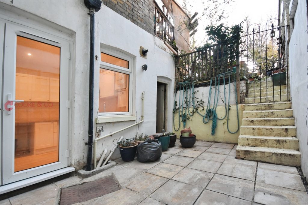 Albert Road, Ramsgate, Kent CT11, 1 bed flat for sale, £180,000 ...