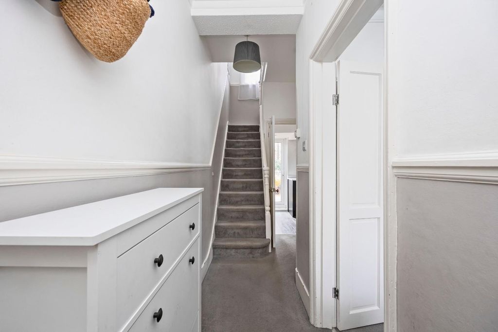 Cowper Street, Hove BN3, 3 bed maisonette for sale, £475,000 ...